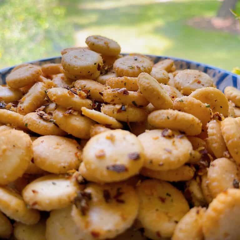 How to Make Spicy Firecrackers (Oyster Crackers Recipe) | Powell Family ...